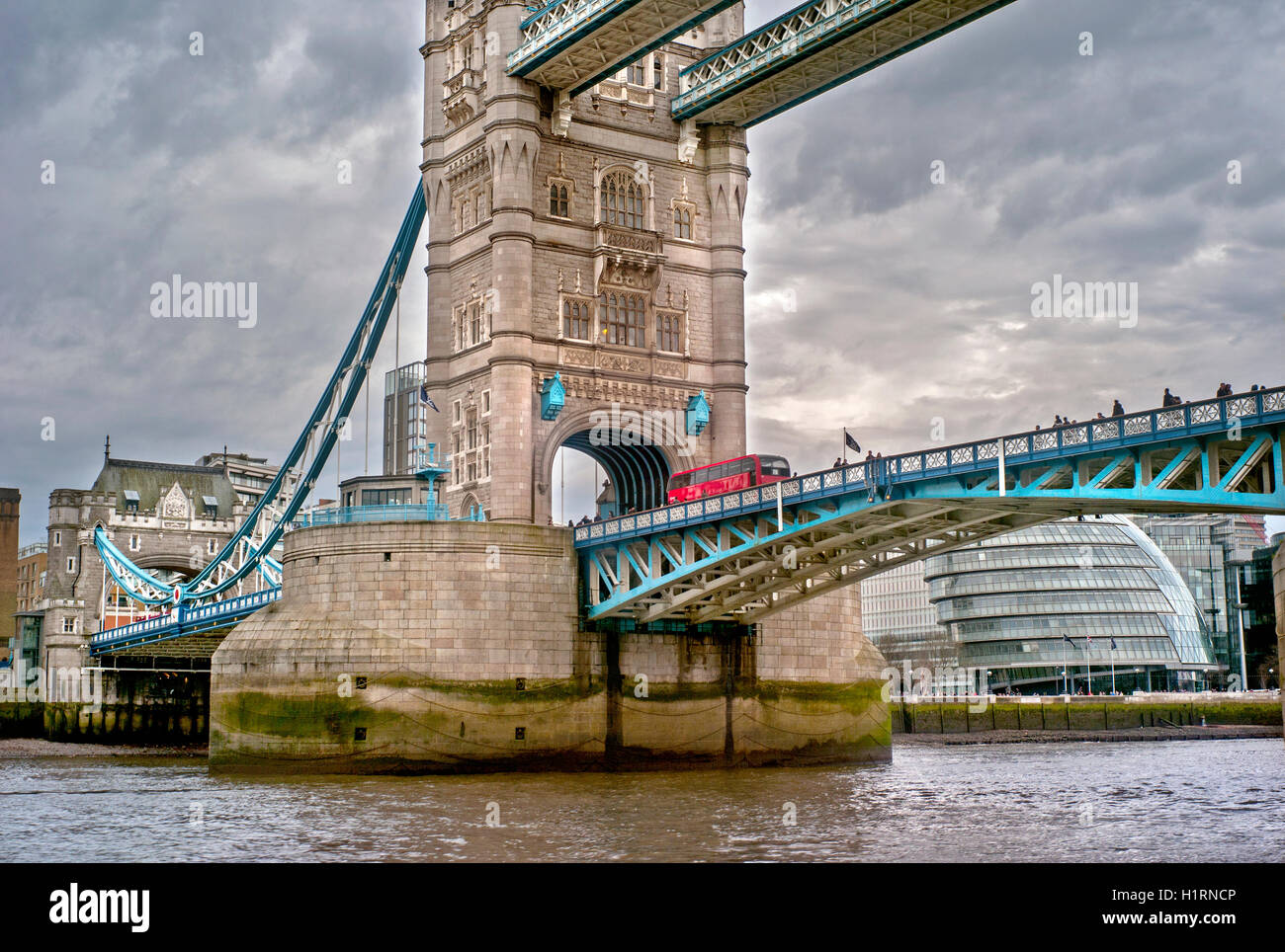Bus crossing suspension bridge hi-res stock photography and images - Alamy