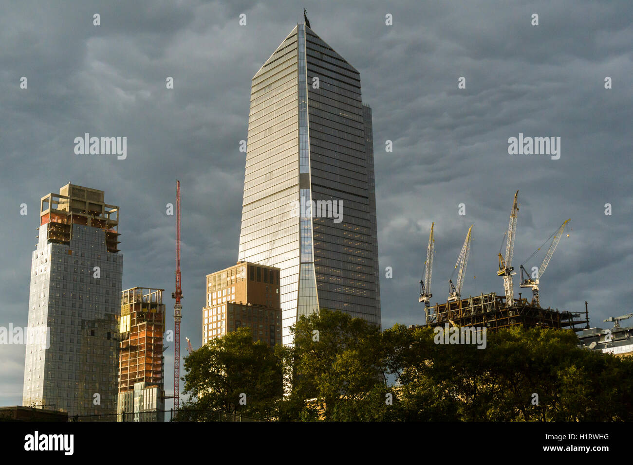 10 Hudson Yards and other Hudson Yards development in New York on ...