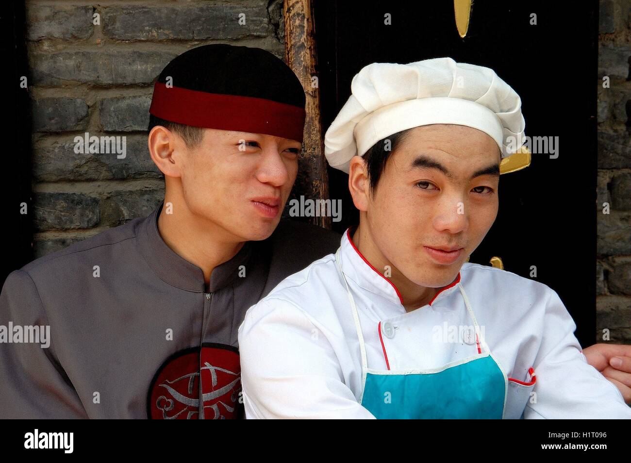 Chinese restaurant employees hi-res stock photography and images - Alamy