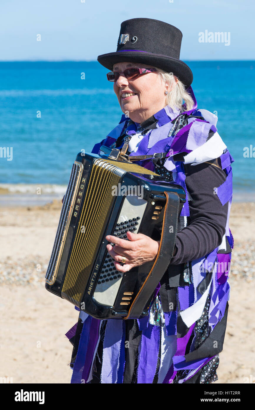 Female accordion player hi-res stock photography and images - Alamy