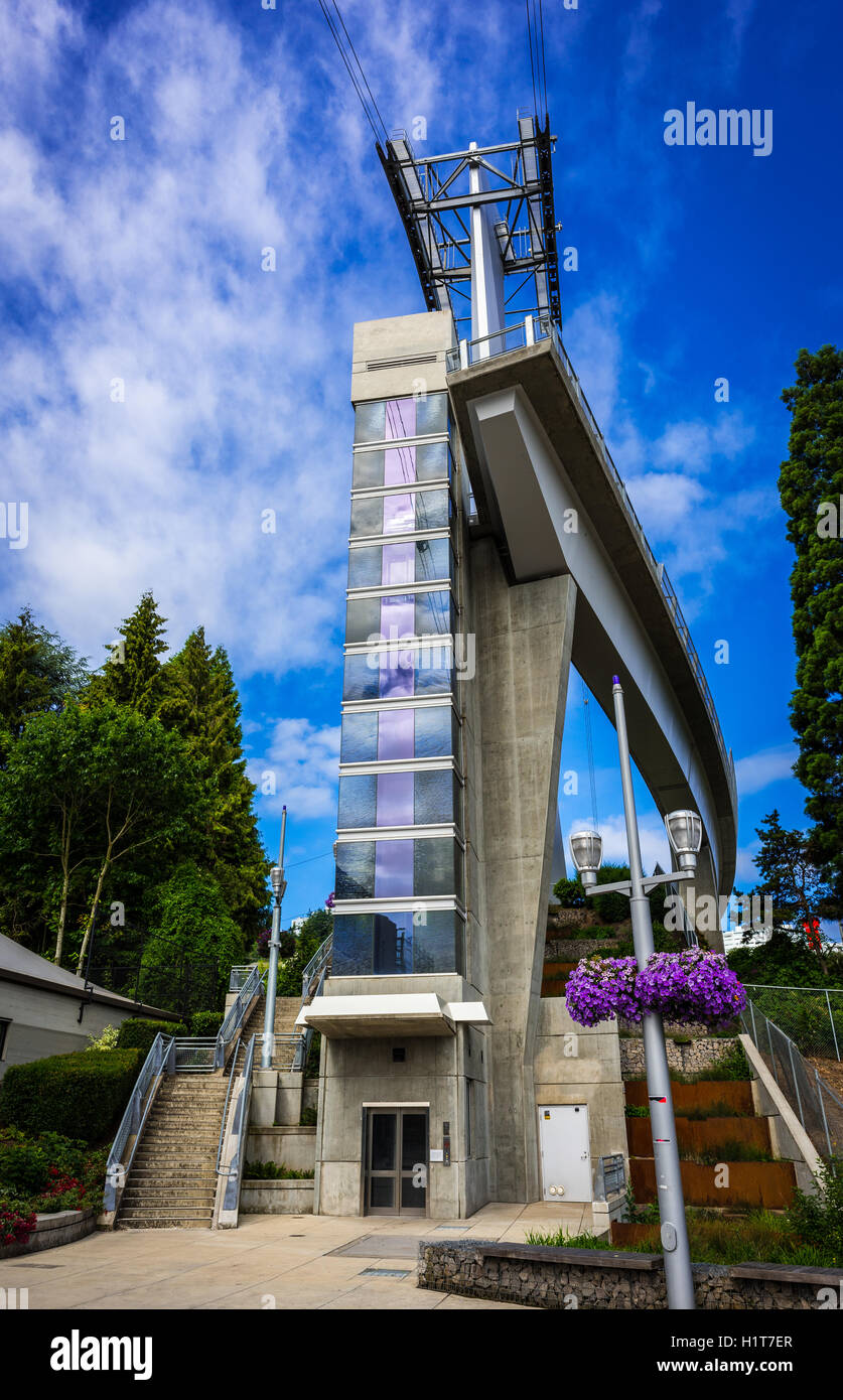 Public transportation portland hi-res stock photography and images - Alamy