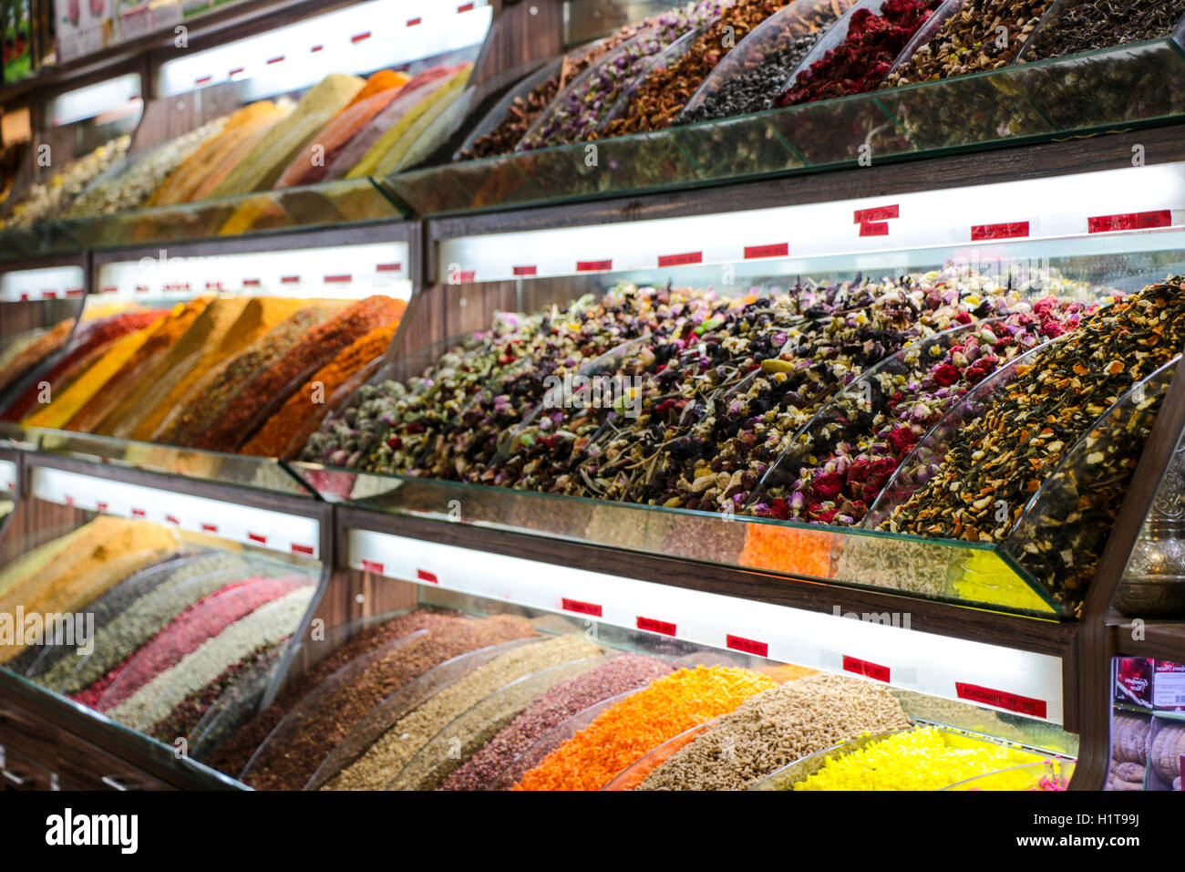 Spices on show at the Grand Bazaar in Istanbul, Turkey. For shoppers to ...
