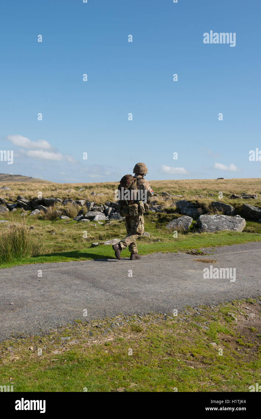 Army training uk camouflage hi-res stock photography and images - Alamy