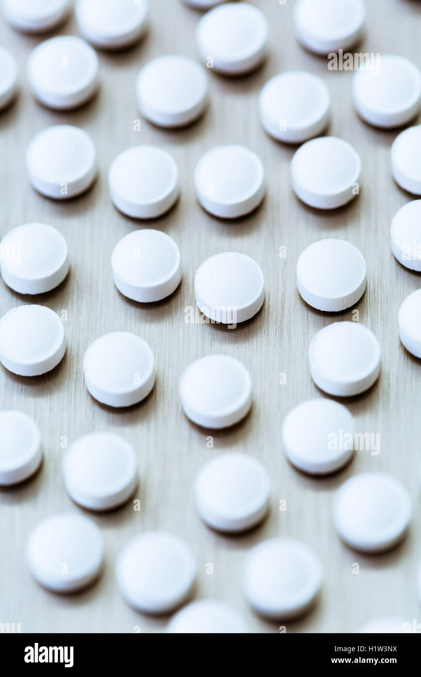 Melatonin tablets hi-res stock photography and images - Alamy