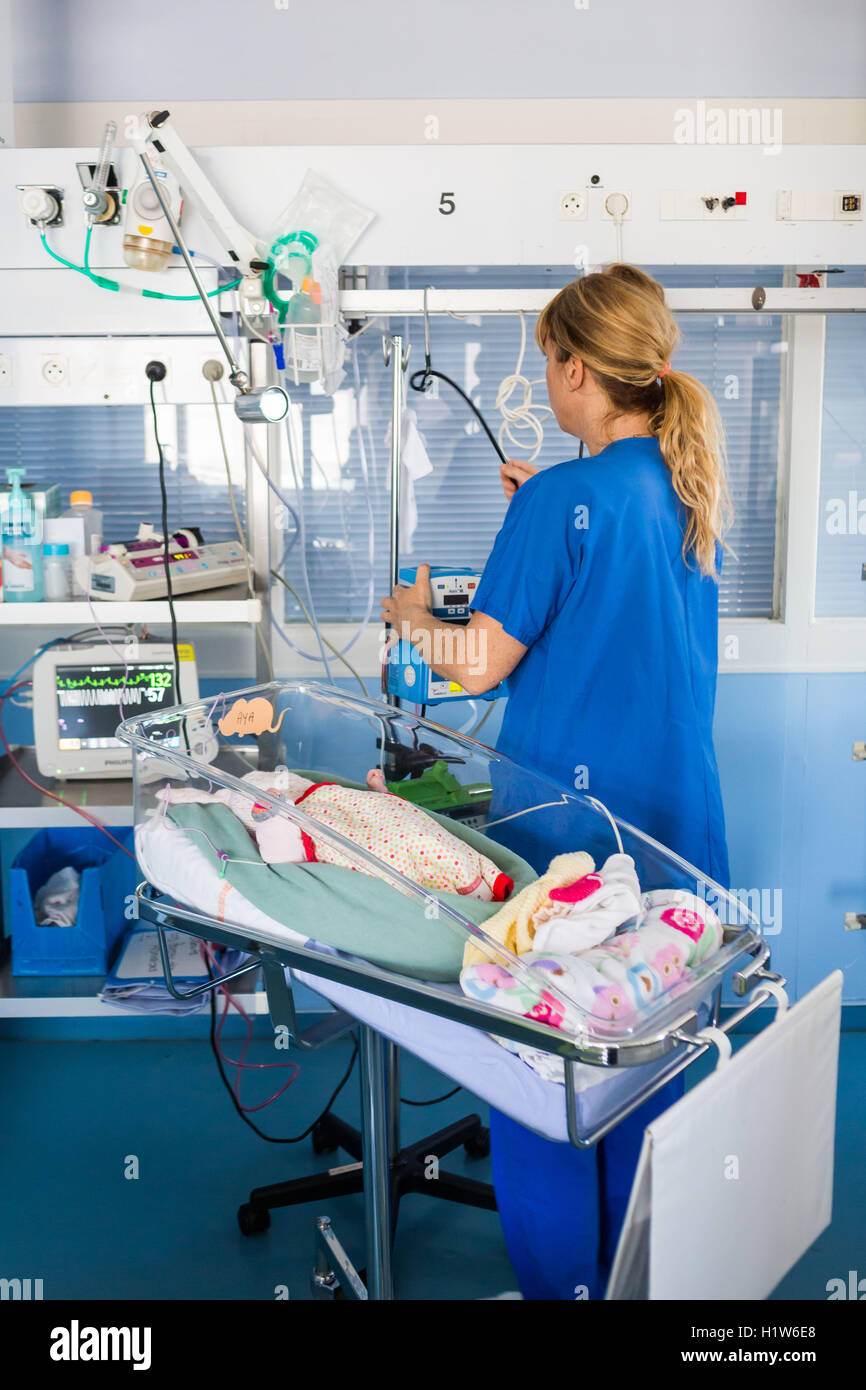Neonatal nurse hi-res stock photography and images - Alamy