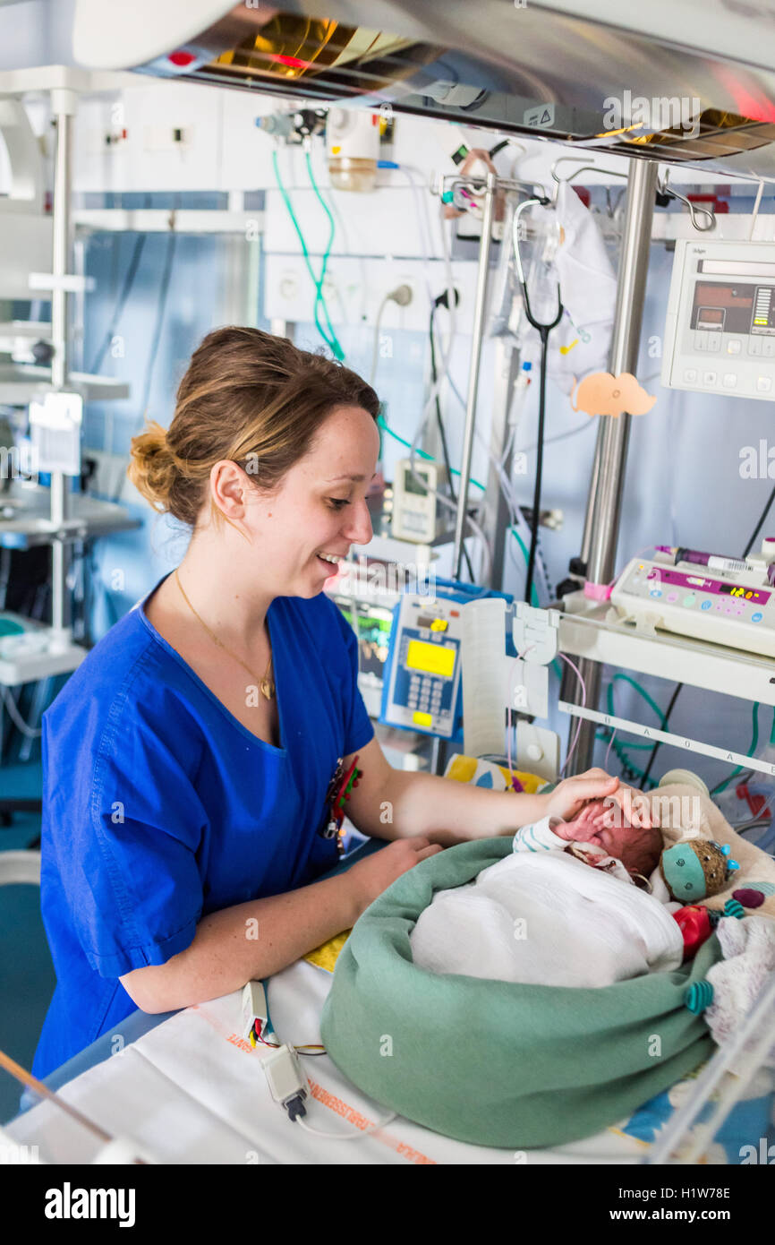 Neonatal intensive care unit nurse hi-res stock photography and images ...
