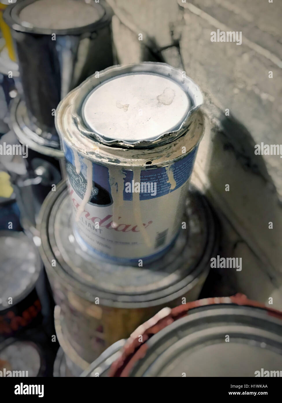 Old paint cans hi-res stock photography and images - Alamy