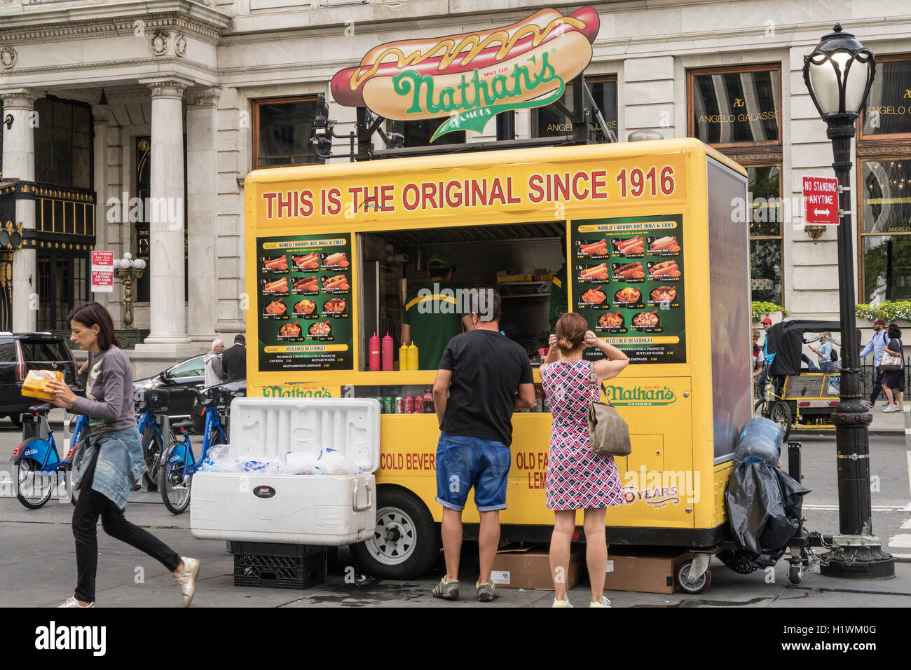 Nathan's Hot Dog Sidewalk Stand, NYC, USA Stock Photo - Alamy