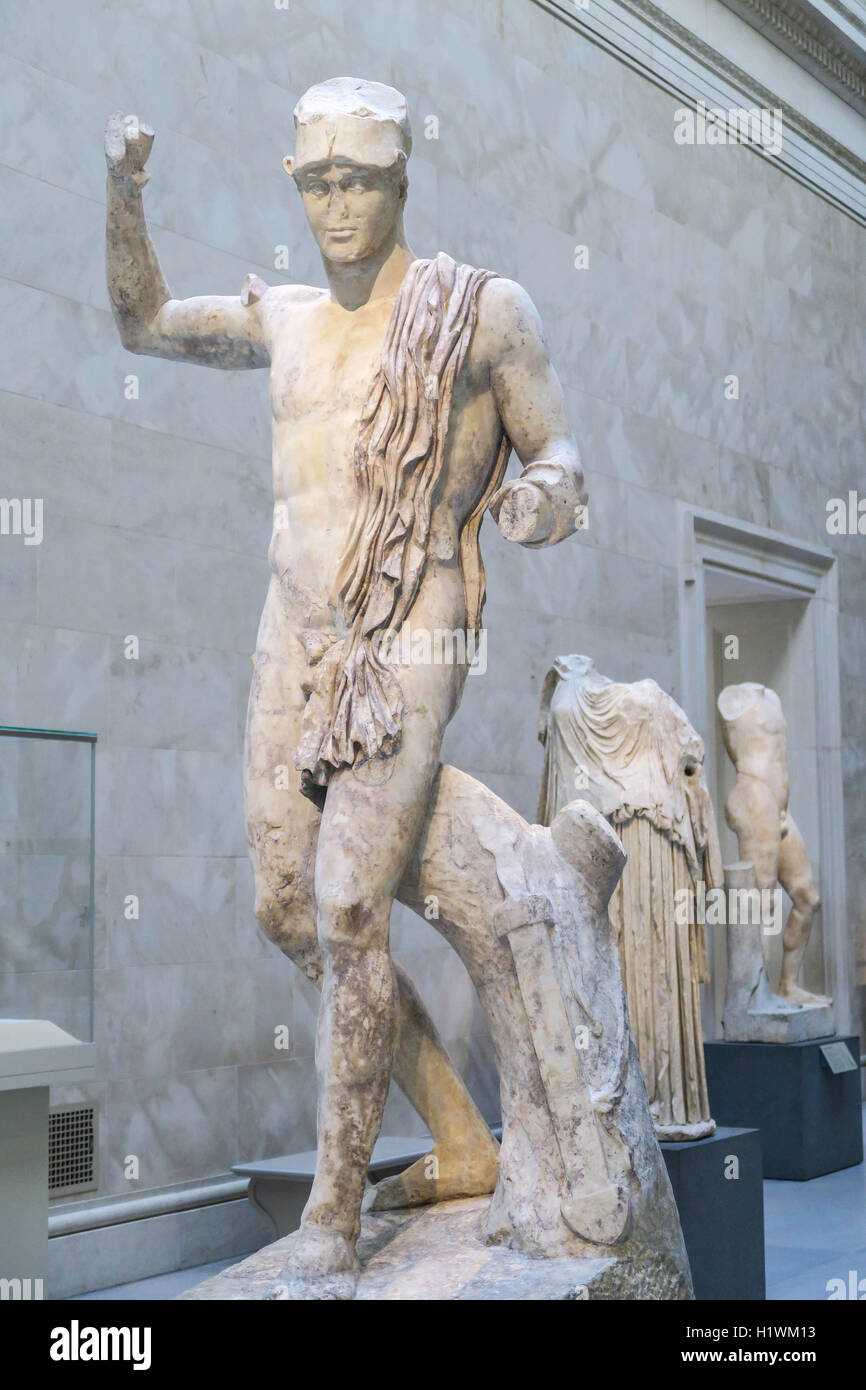 Wounded warrior statue hi-res stock photography and images - Alamy