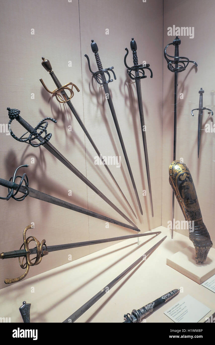Swords of art hi-res stock photography and images - Alamy
