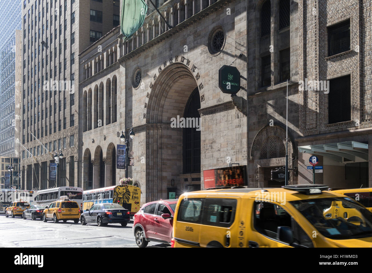 East 42nd Street, NYC, USA Stock Photo - Alamy