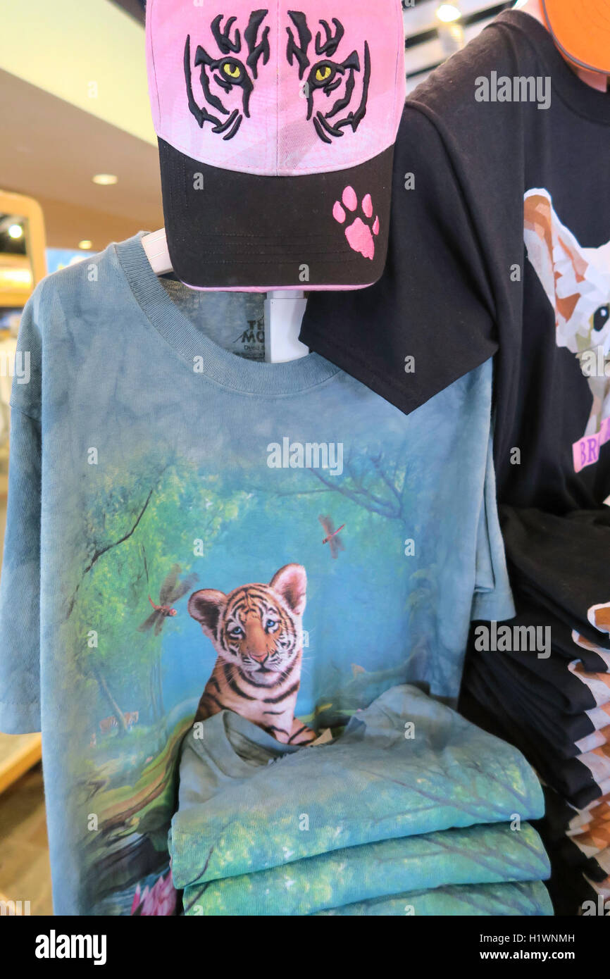 Gift Shop at The Bronx Zoo, Wildlife Conservation Society, Bronx Park ...