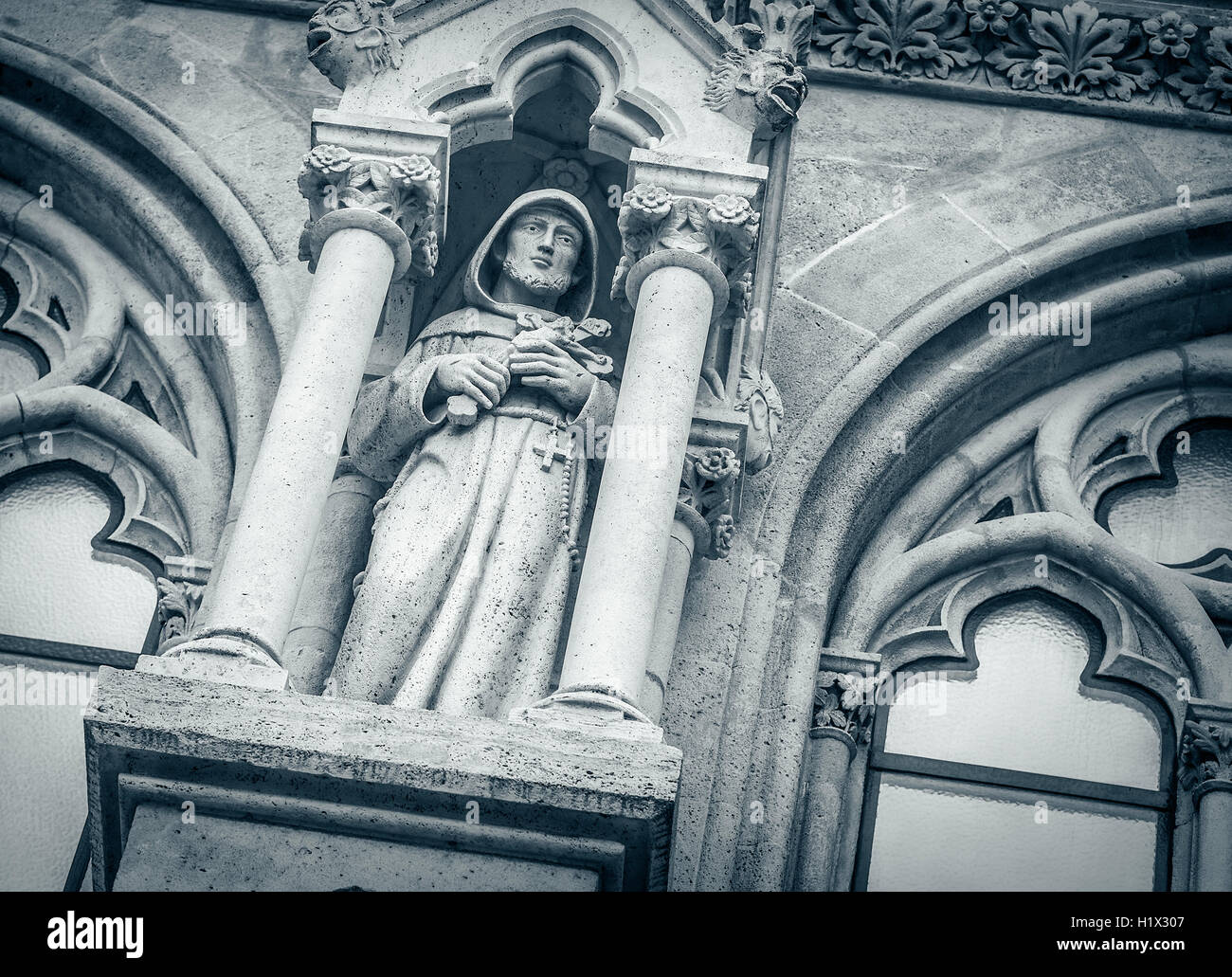 Medieval of gothic sculpting of the temple, close-up Stock Photo - Alamy