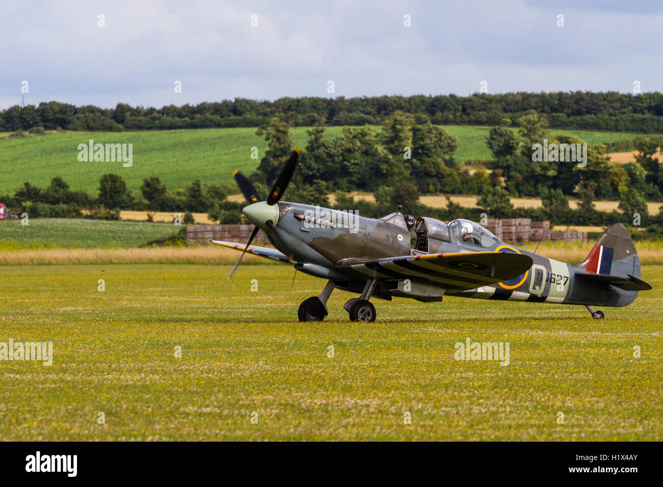 Spitfire landing gear hi-res stock photography and images - Alamy