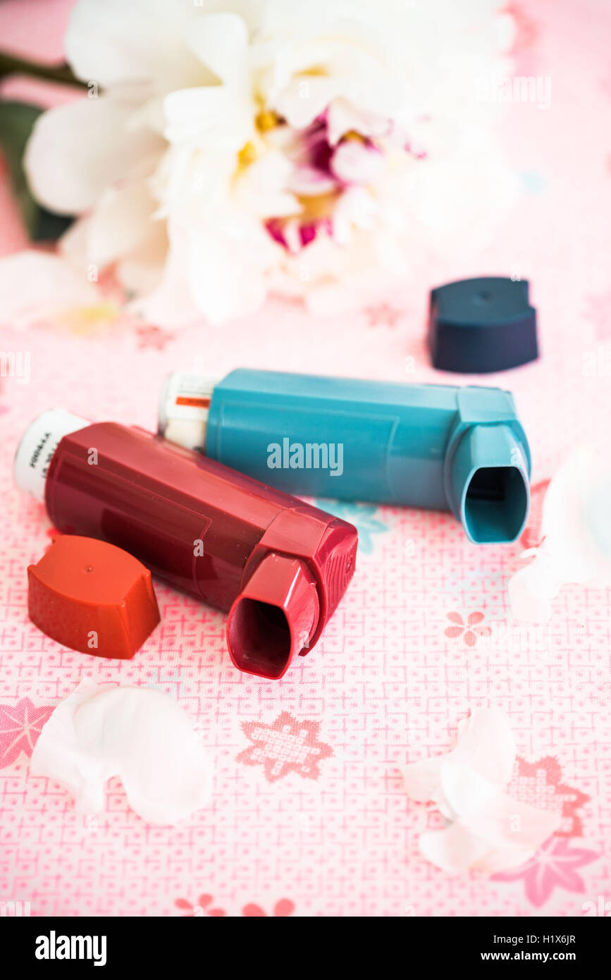 Ventolin inhaler hi-res stock photography and images - Alamy