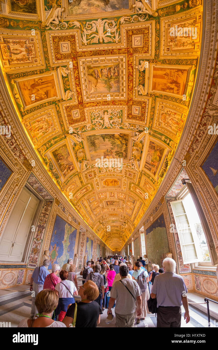 Hall Statues Vatican Museum Vatican High Resolution Stock Photography and Images - Alamy