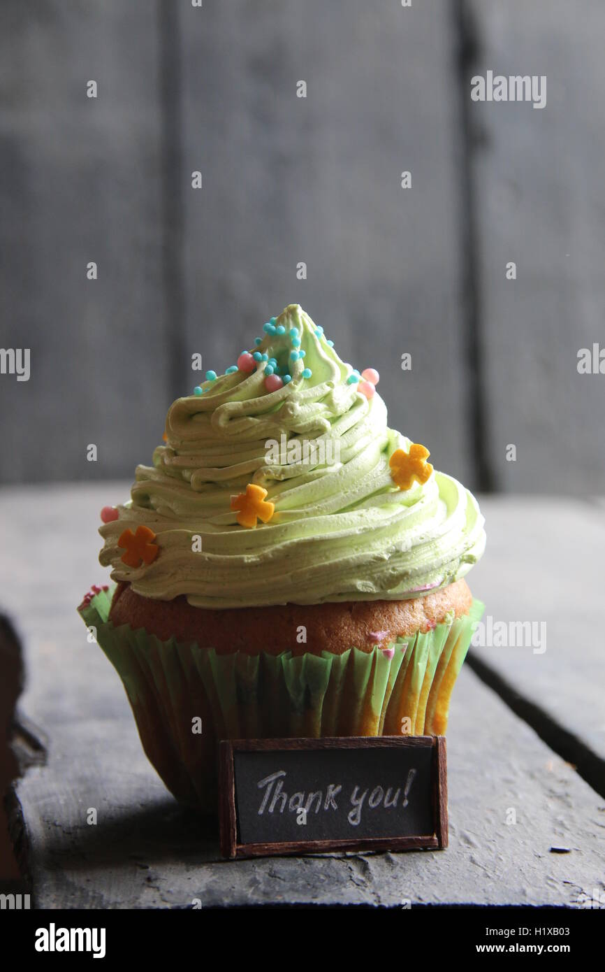 Thank you handwritten and cake Stock Photo - Alamy