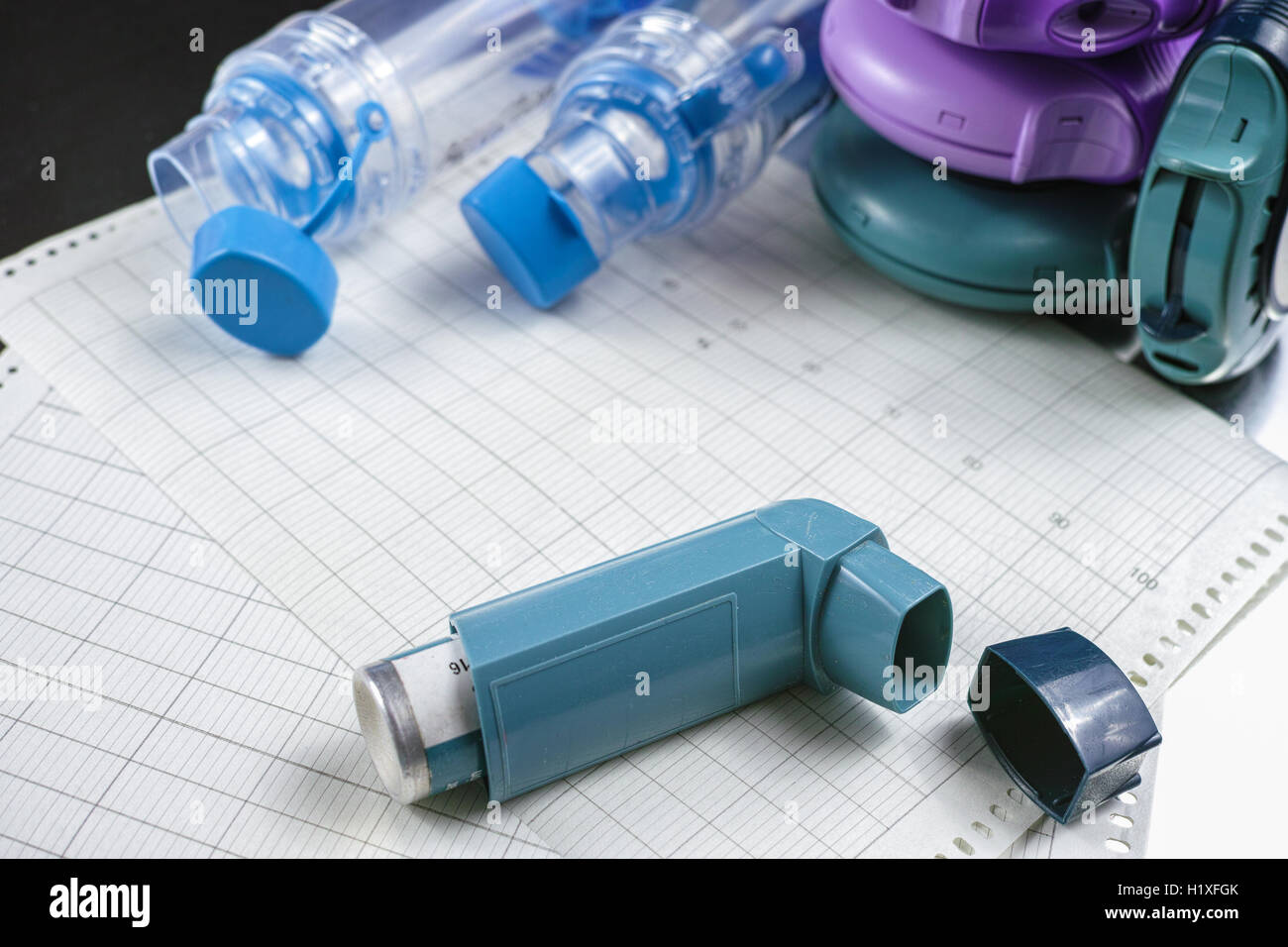 Salbutamol inhalers hi-res stock photography and images - Alamy