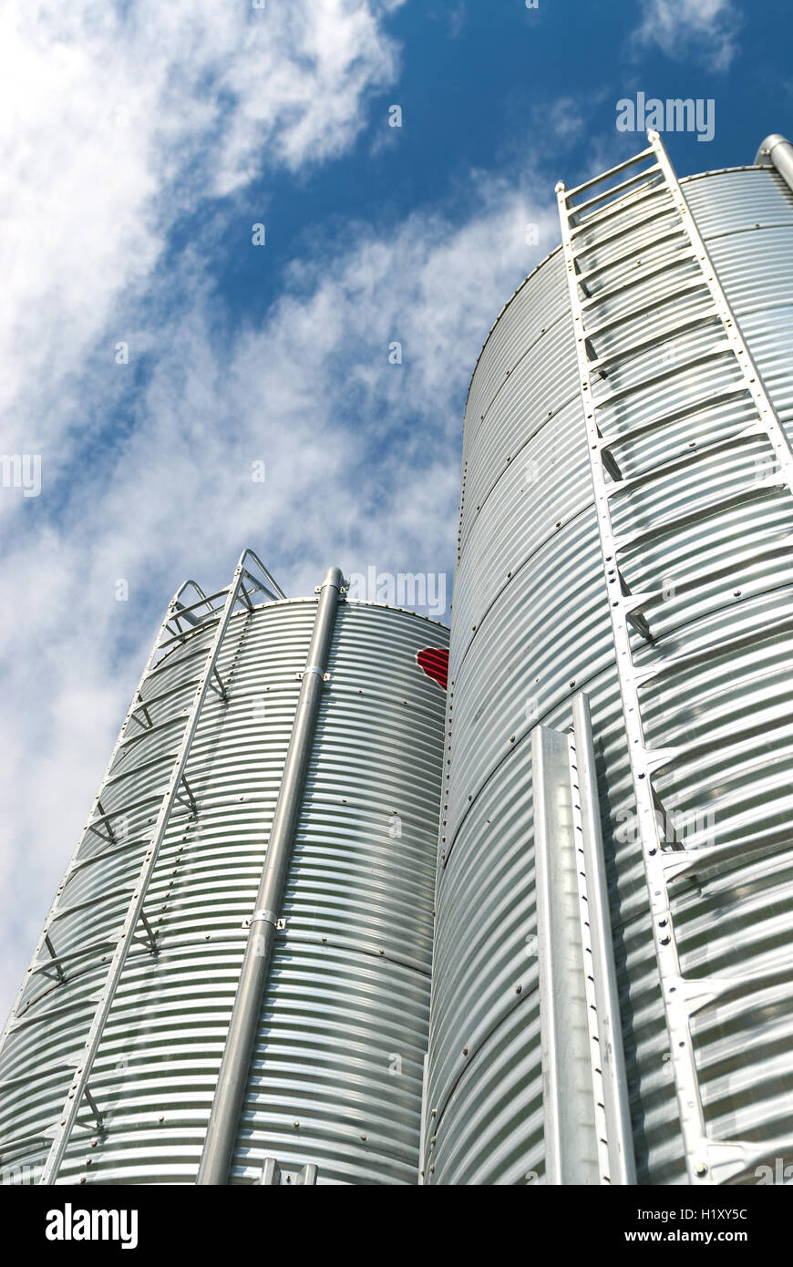Silver silo hi-res stock photography and images - Alamy