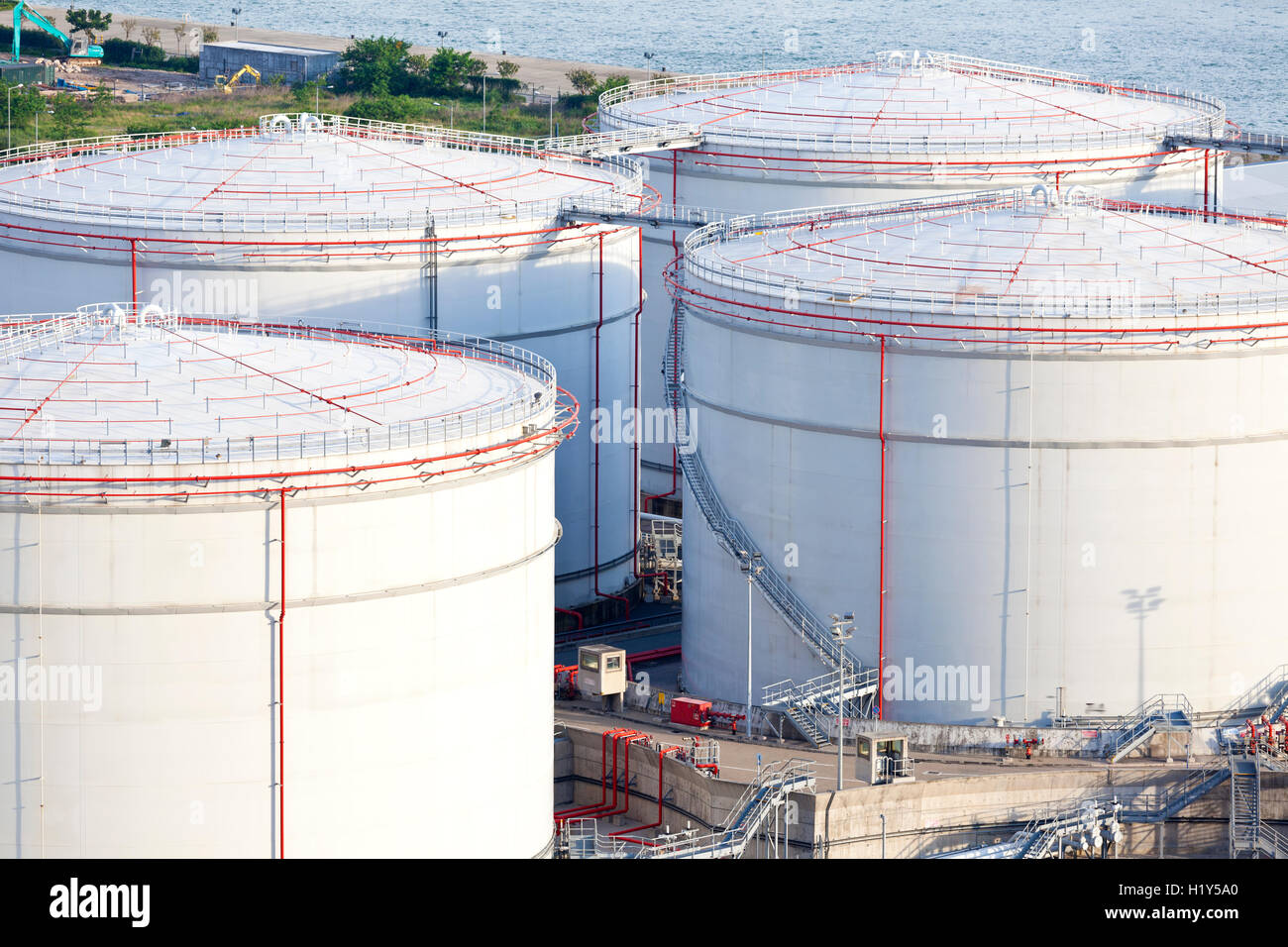 Crude oil tanks hi-res stock photography and images - Alamy