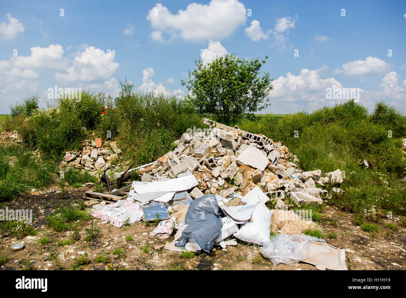 Domestic household rubbish hi-res stock photography and images - Alamy