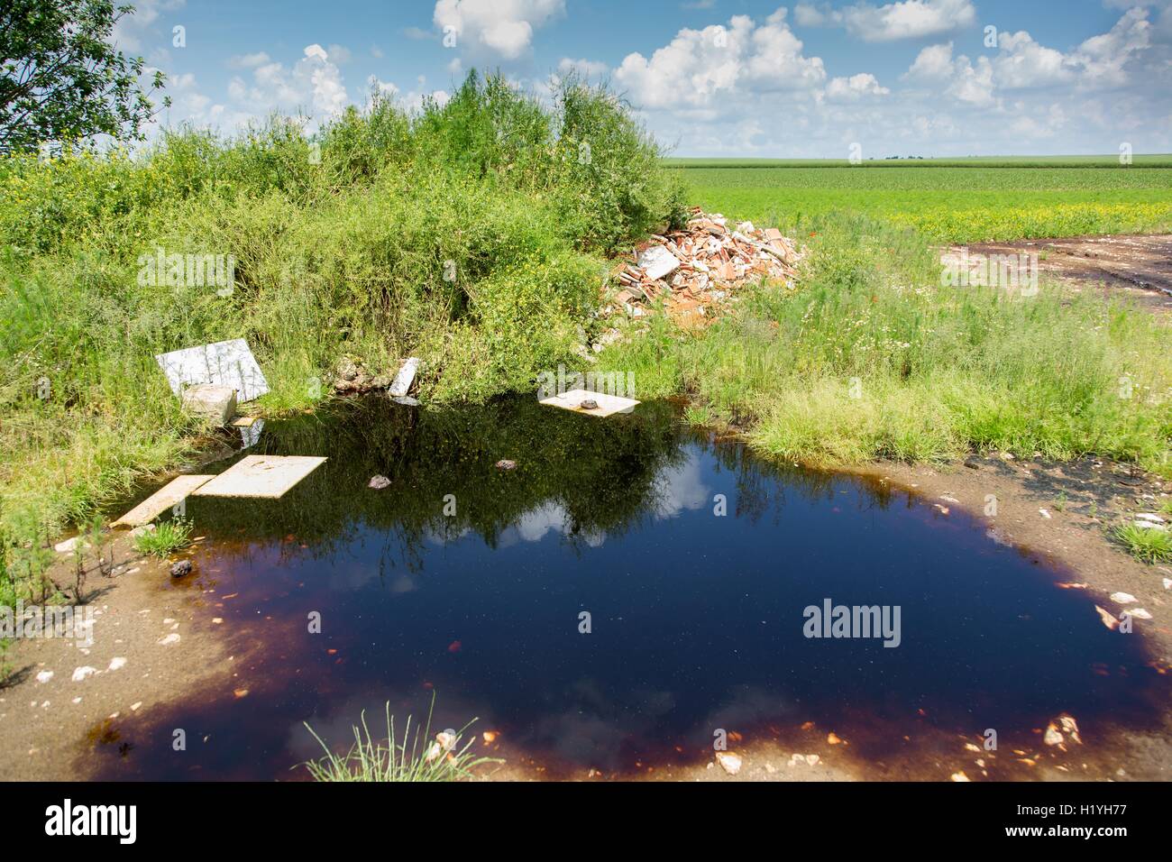 Household waste rubbish hi-res stock photography and images - Alamy