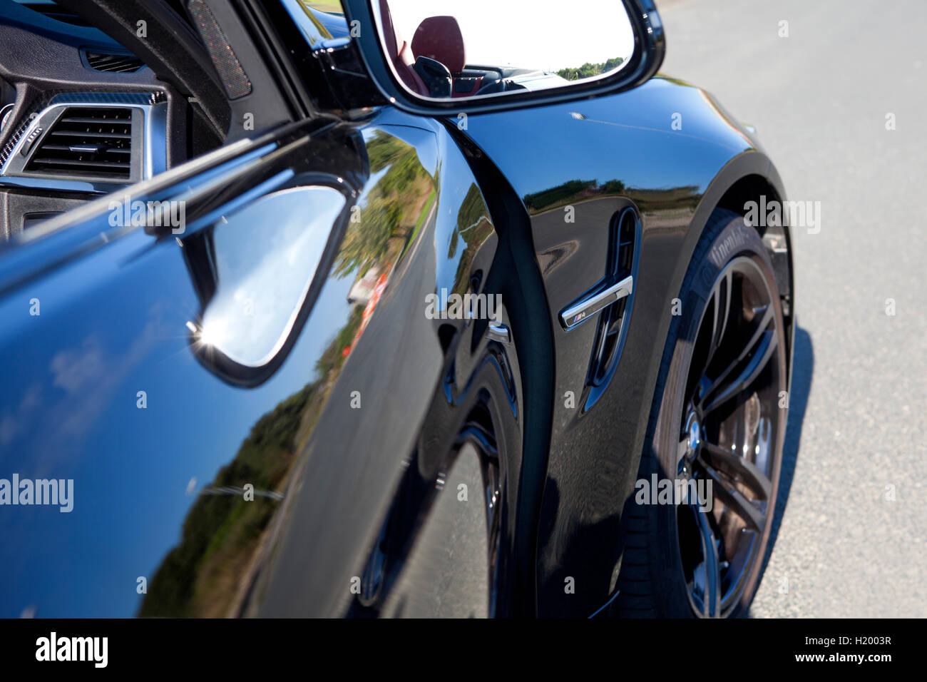 Black F83 2016 BMW M4 Convertible 2 door high-performance sports car ...