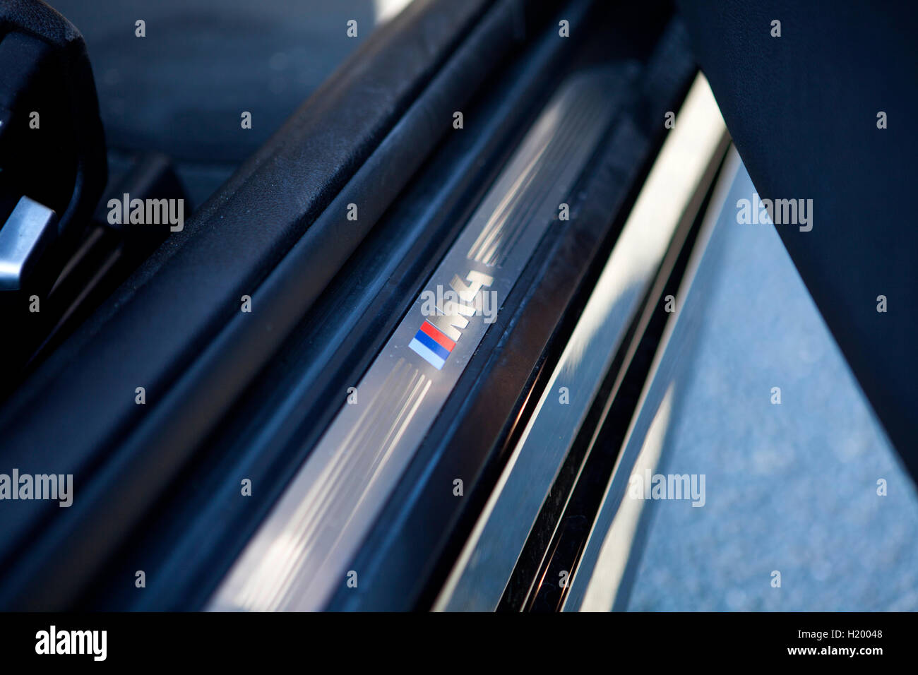 Black F83 2016 BMW M4 Convertible 2 door high-performance sports car ...