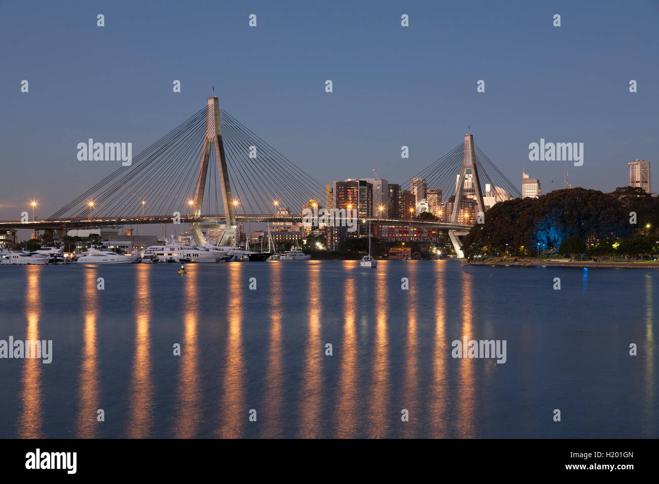 Anzac bridge sydney hi-res stock photography and images - Alamy