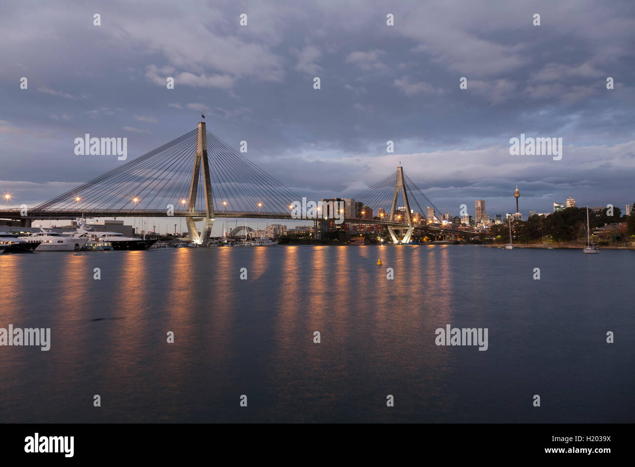 Anzac bridge sydney hi-res stock photography and images - Alamy