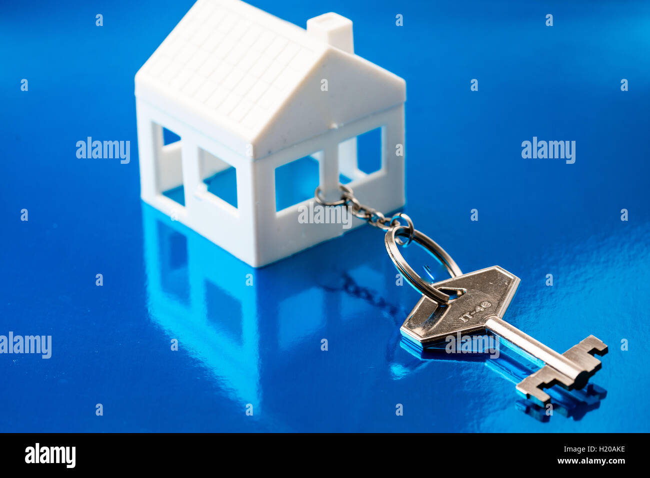 House attached hi-res stock photography and images - Alamy