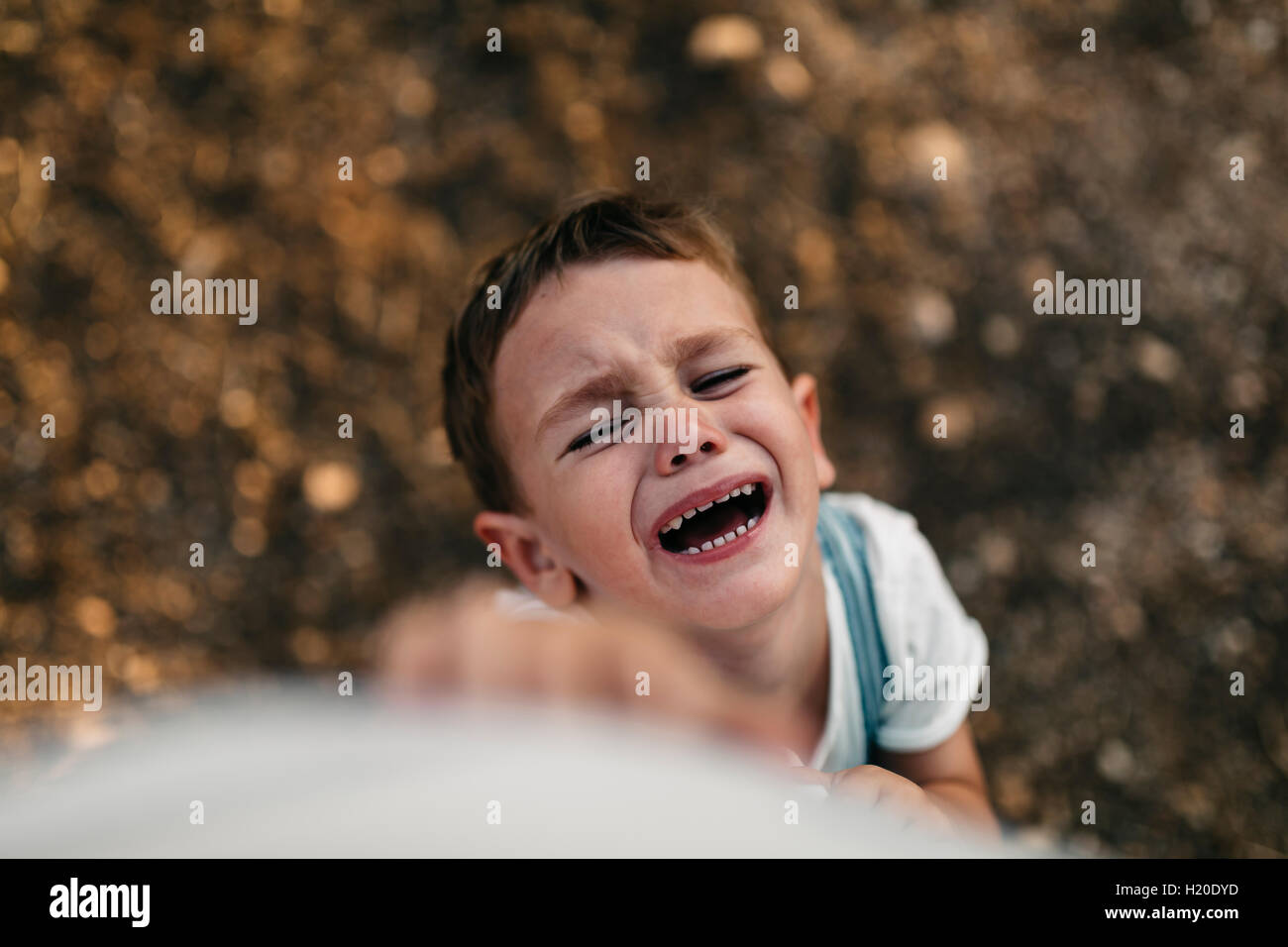 Screaming little boy Stock Photo - Alamy