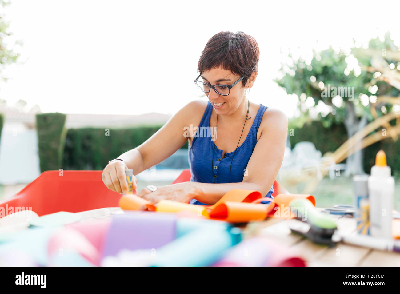 Doing handicrafts hi-res stock photography and images - Alamy
