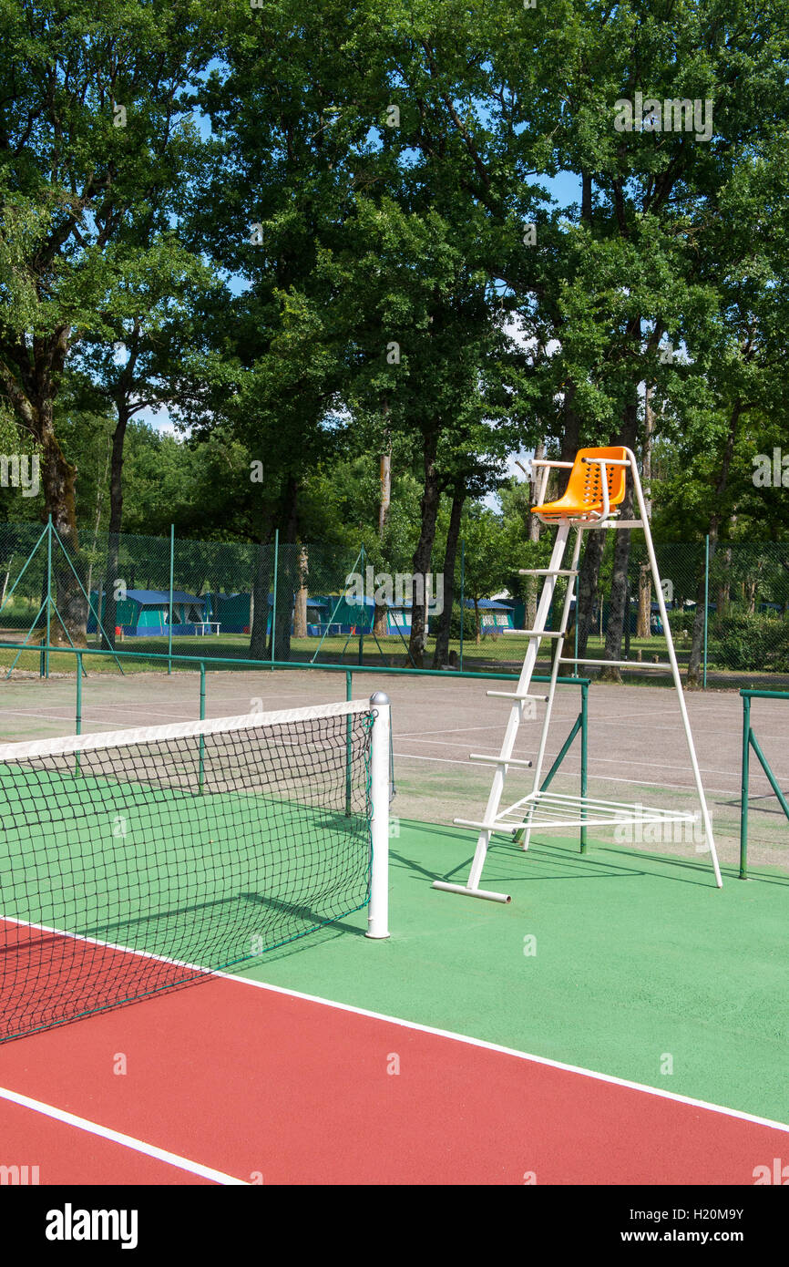 Outdoor tennis court Stock Photo - Alamy