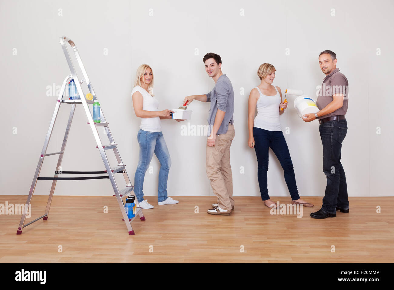 Family teamwork hi-res stock photography and images - Alamy