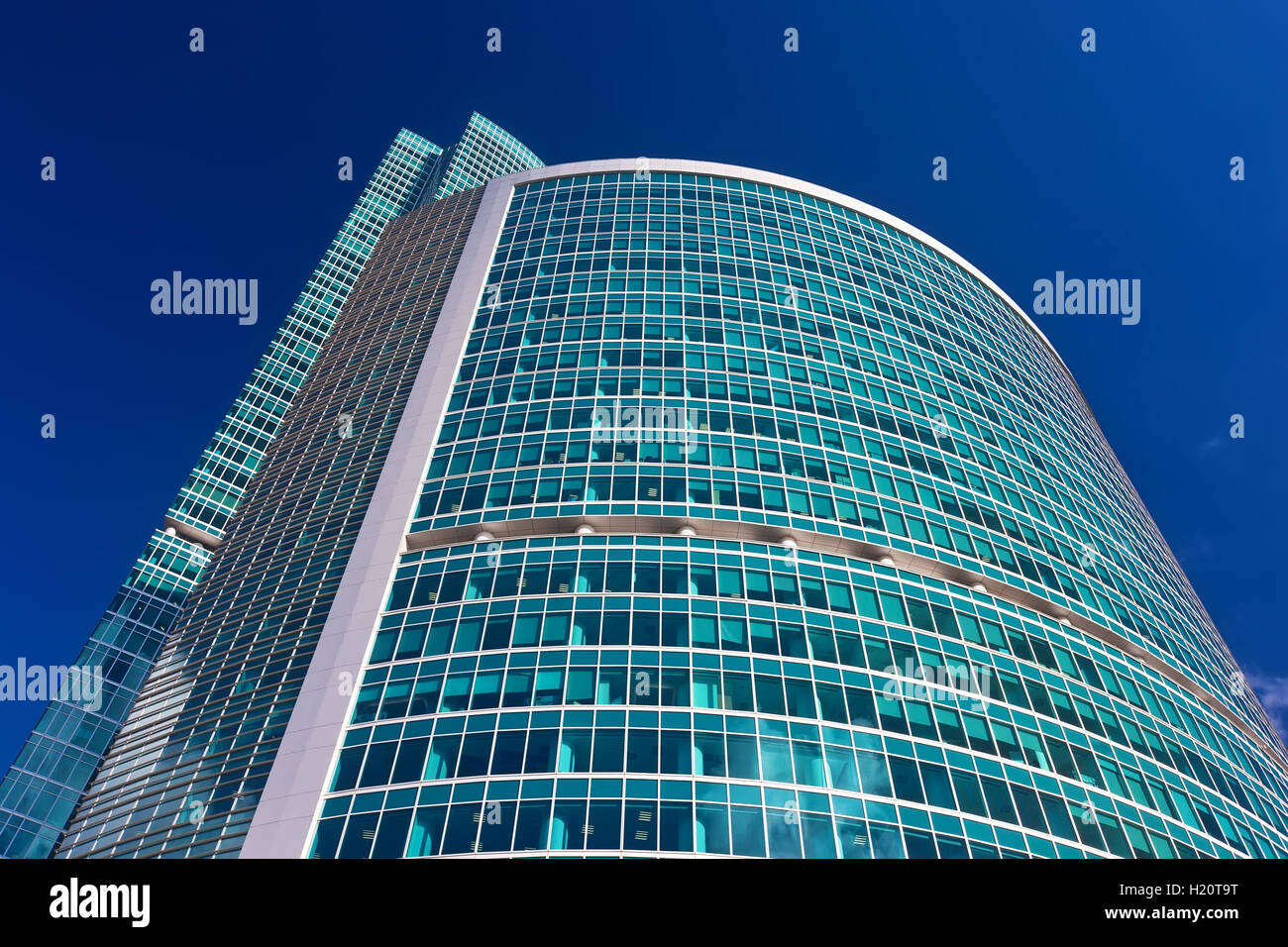 Modern scyscrapers hi-res stock photography and images - Alamy