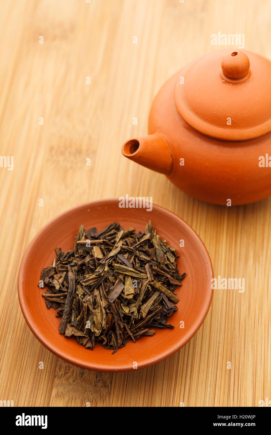 Teapot dried tea leave hi-res stock photography and images - Alamy