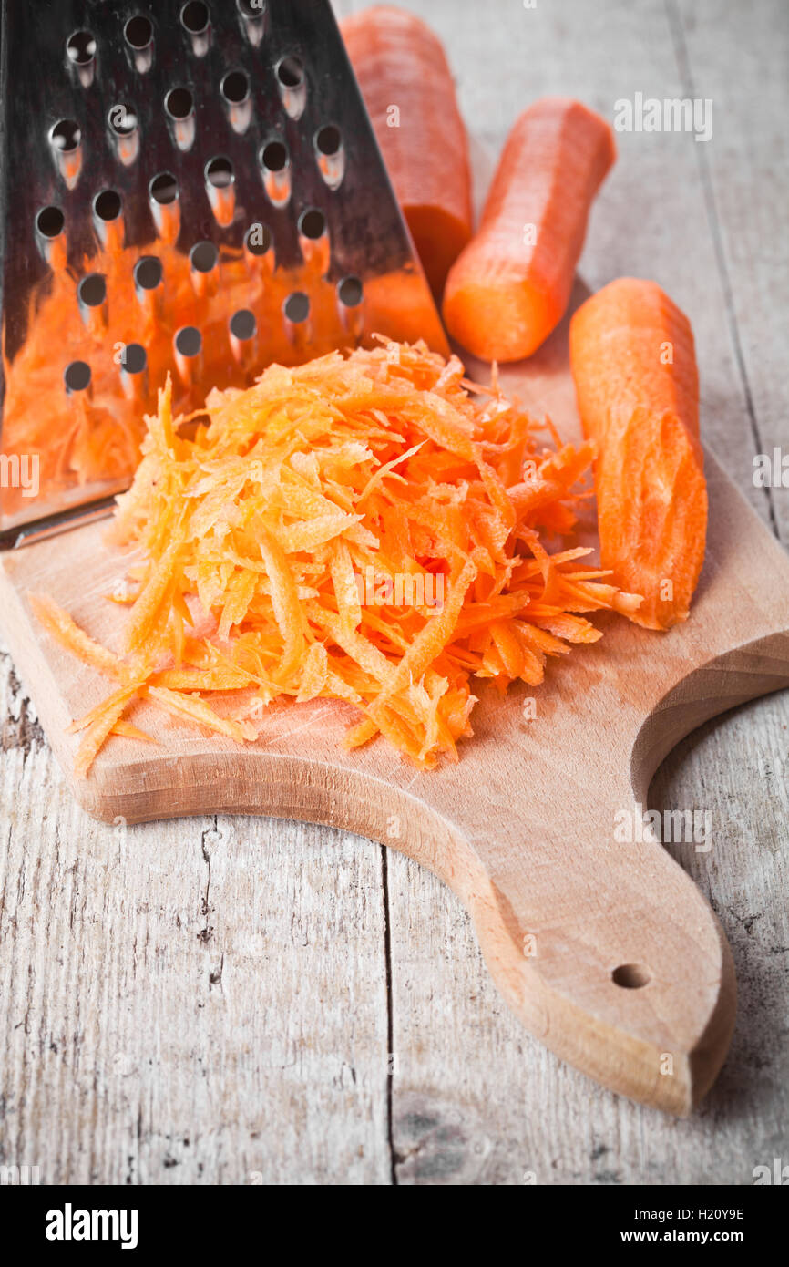 metal grater and carrot Stock Photo - Alamy