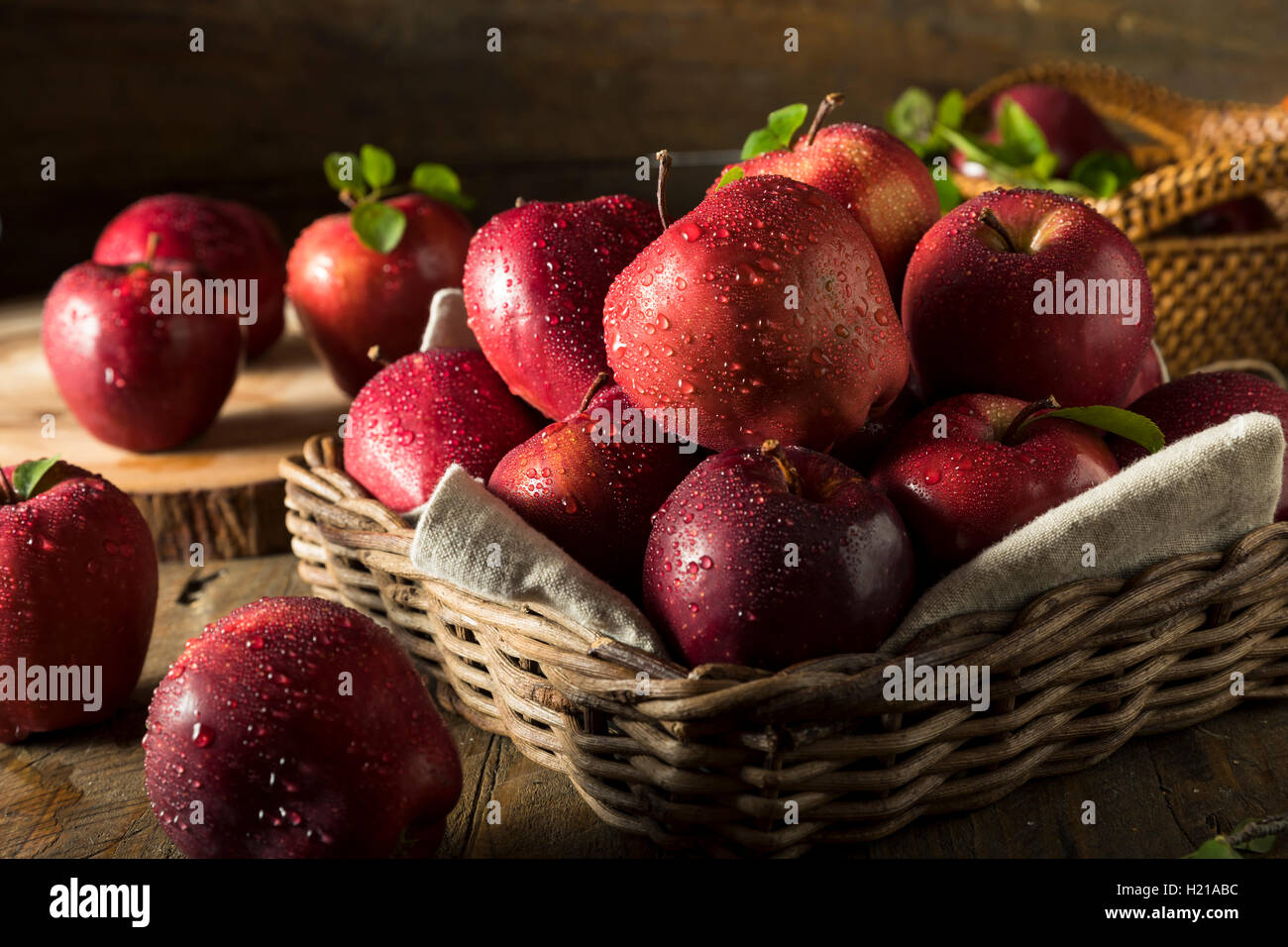 Raw Organic Red Delicious Apples Ready to Eat Stock Photo - Alamy