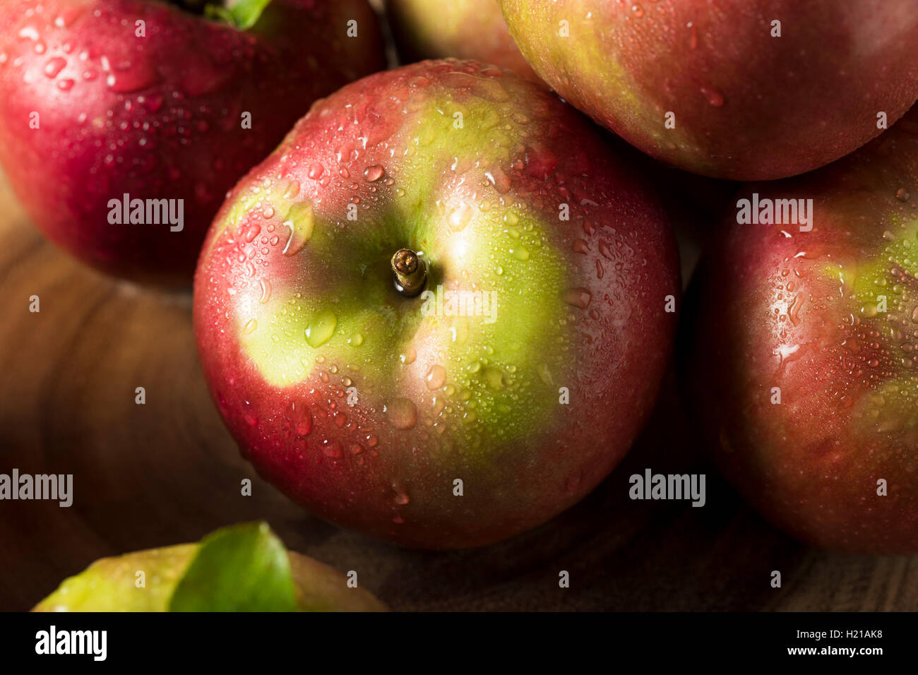 Shiny red mcintosh hi-res stock photography and images - Alamy