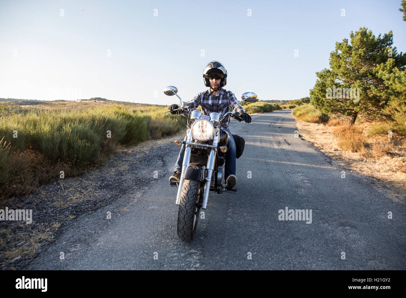 Motorbike open road hi-res stock photography and images - Alamy