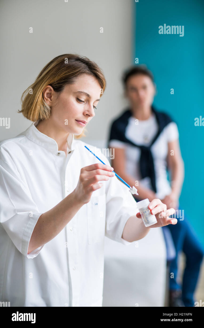 Cervical smear in liquid phase, screening for cervical cancer and STDs ...