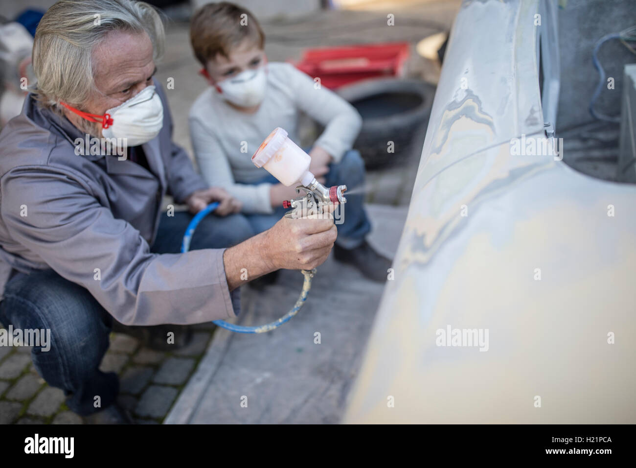 Diy car spraying hi-res stock photography and images - Alamy