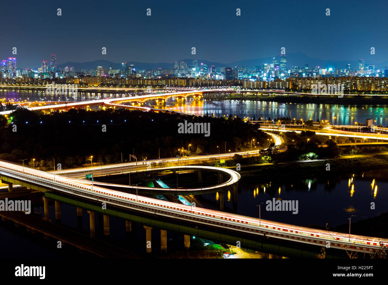 Seoul city at night Stock Photo - Alamy