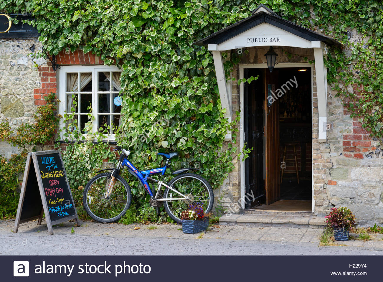 Broad Chalke Wiltshire High Resolution Stock Photography and Images - Alamy