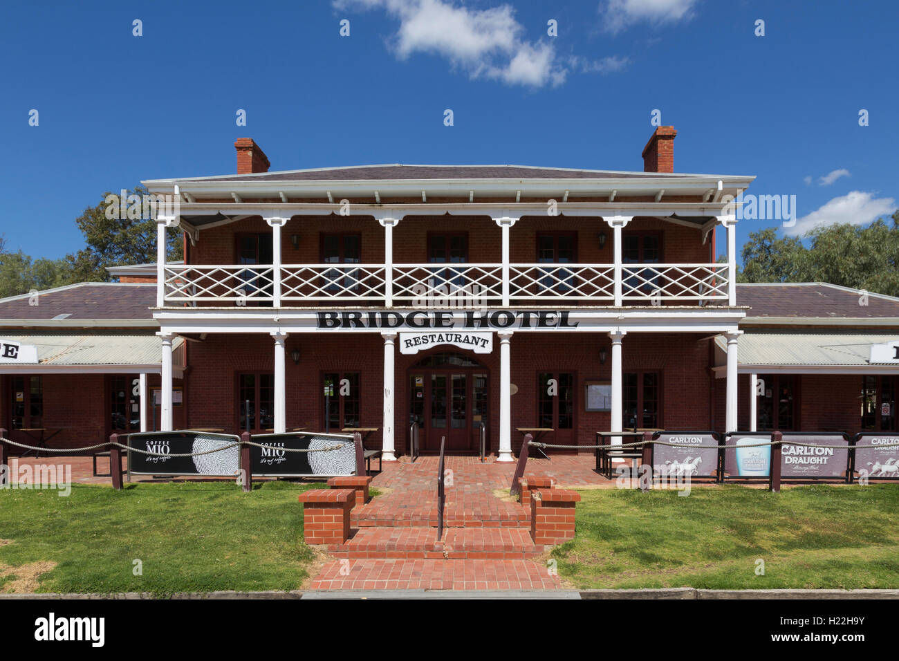 Historic Bridge Hotel at Echuca Victoria Australia Stock Photo - Alamy
