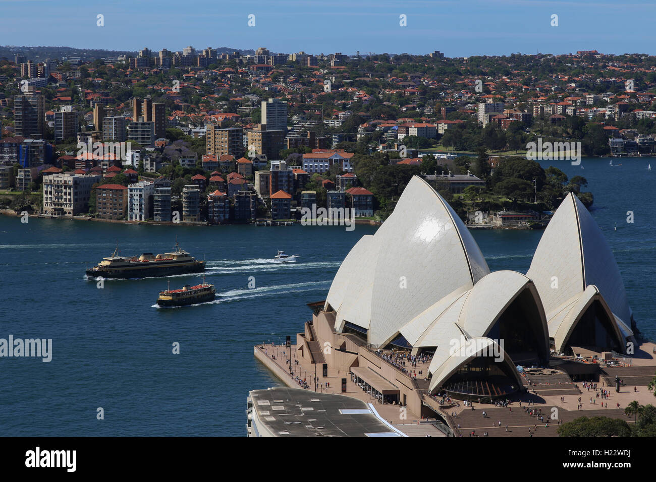 Aerial view harbour ferries passing hi-res stock photography and images ...