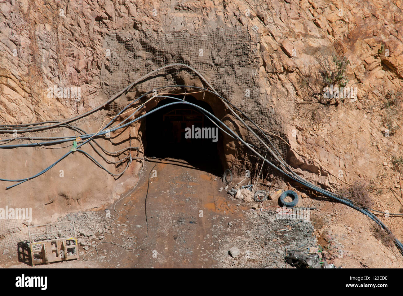 Underground mining tunnel entrance hi-res stock photography and images ...