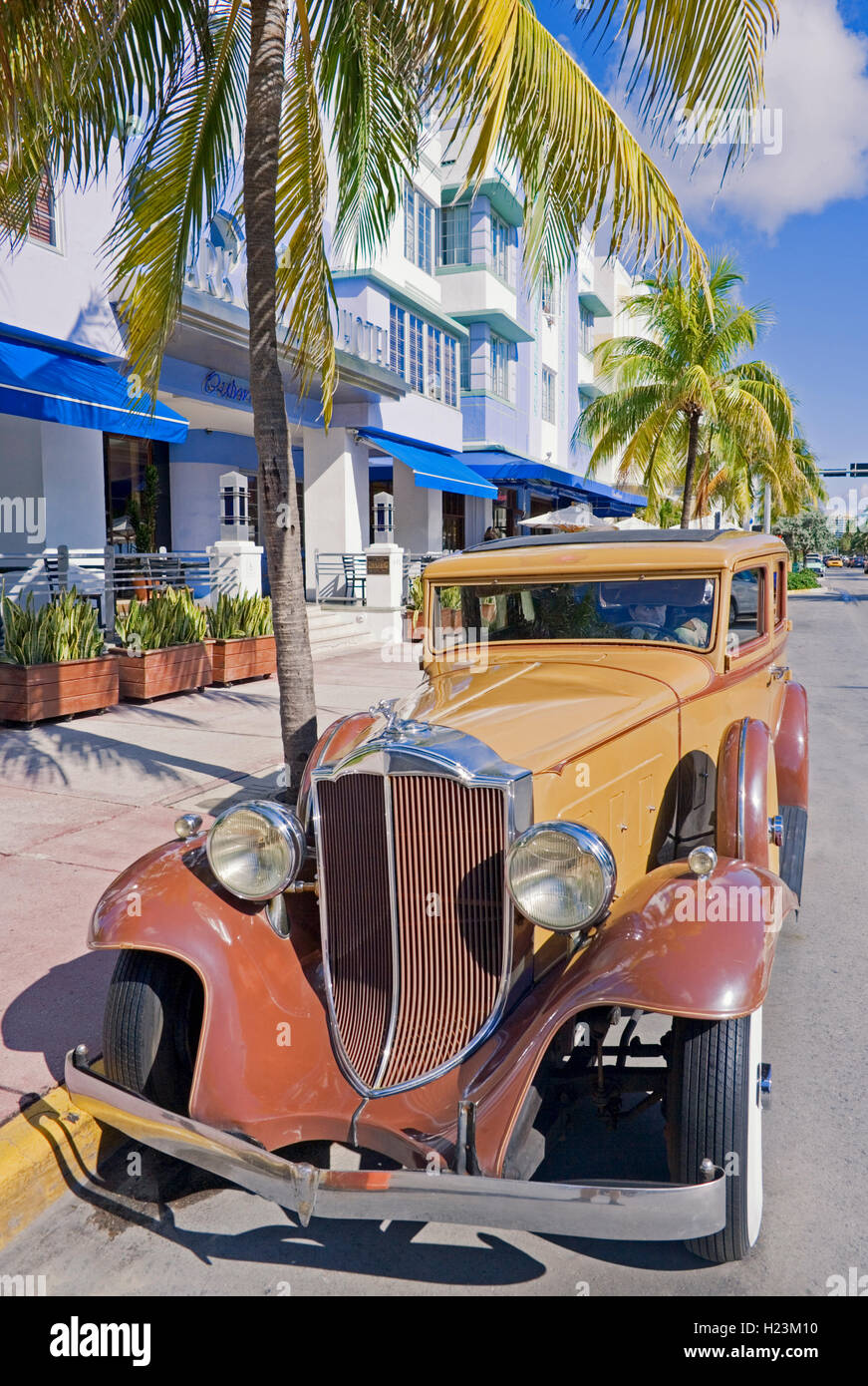 Vintage car, Ocean Drive, South Beach, Miami, Florida, U.S.A Stock ...