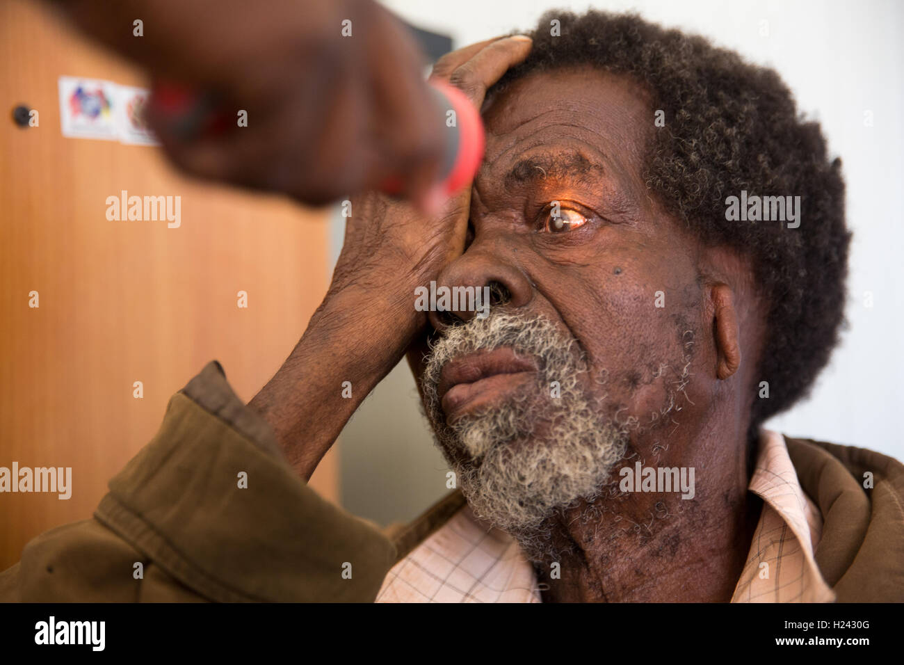 African medical centre hi-res stock photography and images - Alamy